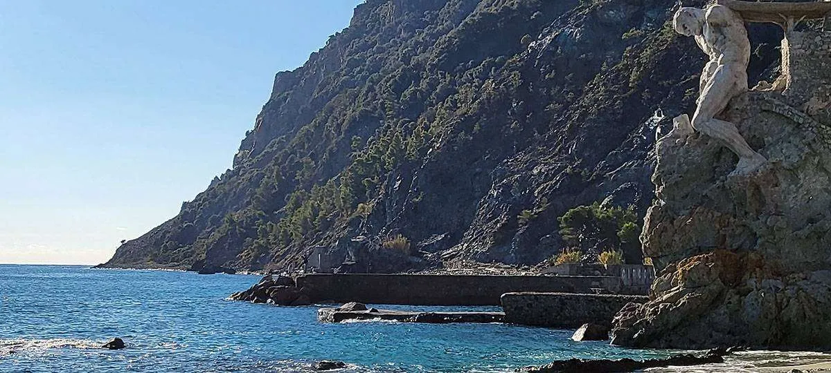 The Giant of Monterosso Beach: The Story Behind the Statue - The Lemons ...